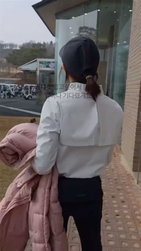 골프and패션용리 소장가치200 심플한 디자인의 활용도 높은 바람막이 개봉 합니다 골프는 봄가을 아입니까 간절기에 꼭 필요한 아이템으로 두고두고 입어질 아이랍니다