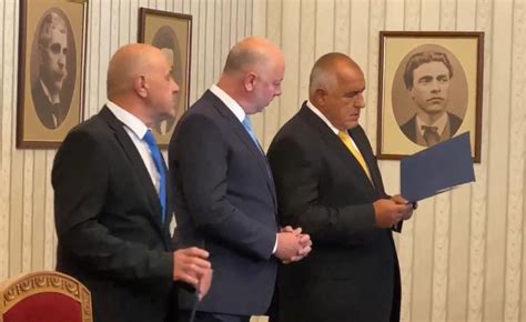 Вестник Строител On Linkedin НА ЖИВО Президентът Румен Радев връчва първия мандат на ГЕРБ СДС