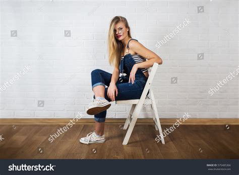 Chicas En Jeans Sexy Over Royalty Free Licensable Stock Photos Shutterstock