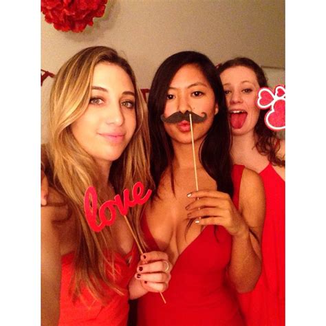 Left Or Middle Porn Pic