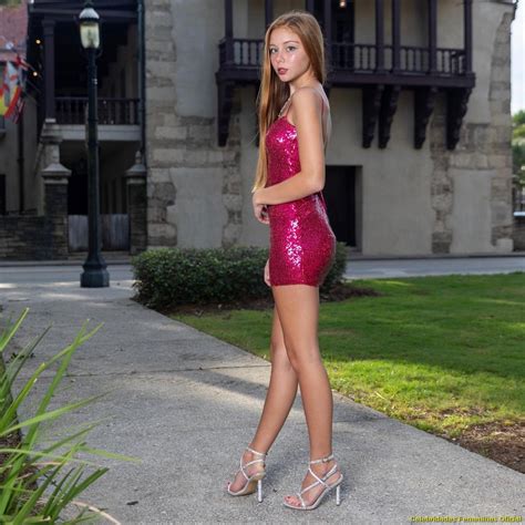 Celebridades Femeninas Oficial Hannah Kenerly Mas De La Hermosa
