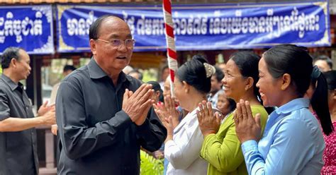 អាជ្ញាធរ ដាក់ឱ្យប្រើប្រាស់ផ្លូវចាក់បេតុង និងសំណង់សិល្ប ការ្យ ក្នុងស្រុកថាឡាបរិវ៉ាត់