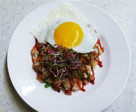 ♥야채스팸필라프♥ 재료ㅡ스팸양파당근버섯호박계란새싹 양념ㅡ케찹맛소금다진마늘후추통깨 야채듬뿍아이들맛있게먹고좋아요ㅋ