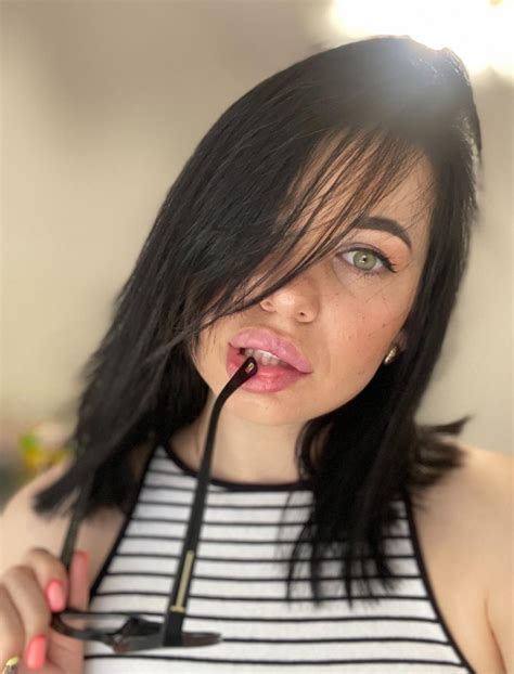 I Think You Like Girls With Dark Hair R Sexyhair