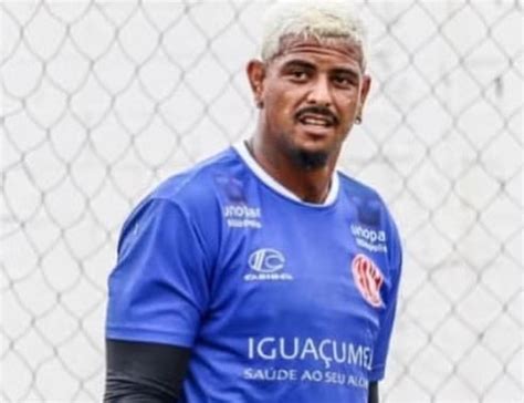 Quem é Yuri Silva O Homem Morango Inventado Por Ana Maria Braga No