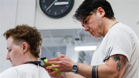 Tiktok Instagram Barber Offers Gender Affirming Haircuts In Providence