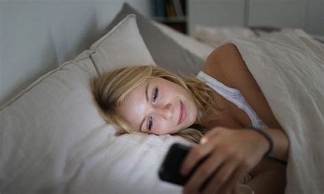 You Re More Likely To Send Sexts If You Re In A Committed Relationship Expert Reveals Daily