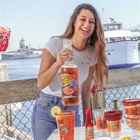 72oz Souvenir Bottles San Pedro Fish