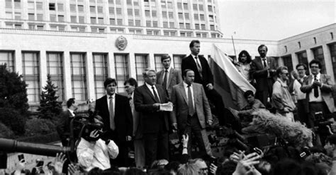 소련 해체 결정적 사건은 없었다 자멸했으니까