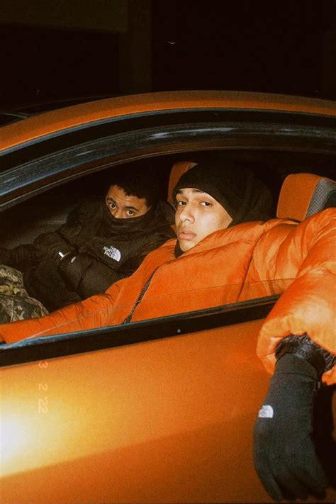 بابلو مستغرب ولا مش عارفه بيعمل ايه