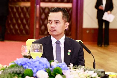 ឯកឧត្តមអភិសន្តិបណ្ឌិត ស សុខា ចូលរួមពិធីពិសាអាហារសាមគ្គីផ្លូវការ