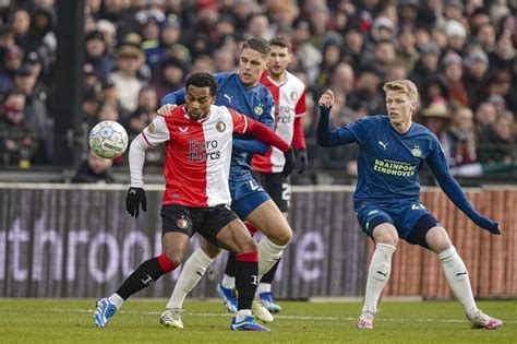 Krabbendam wijst hét verschil tussen Feyenoord en PSV aan Soccernews nl