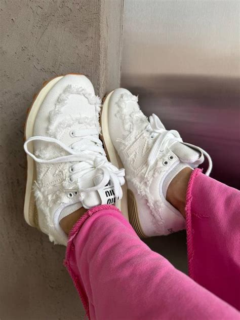 Кросівки New Balance 574 X Miu Miu White — ціна 3199 грн у каталозі Кросівки Купити жіночі речі