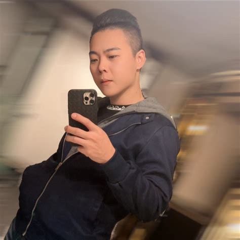 今天外送檳榔到安平 挺熱鬧的 快去看 影片最後那台是什麼機車台南 四方檳榔 安平菸酒行 莊逸豪