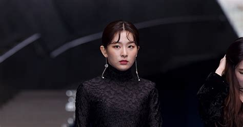 [포토엔]레드벨벳 슬기 머리부터 발끝까지 블랙