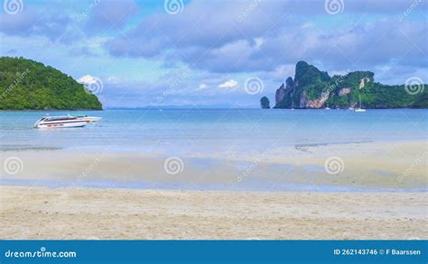 Loh Dalum Beach Koh Phi Phi Don In The Morning Koh Phi Phi Island