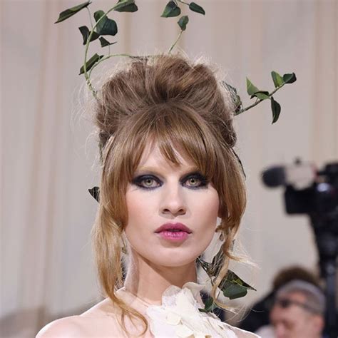 The Bouffant Is A Bold Look—heres How To Get It