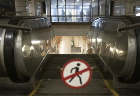 У Києві на ремонт закриють ще дві станції станції метро зявилось відео проблеми Facenews Ua