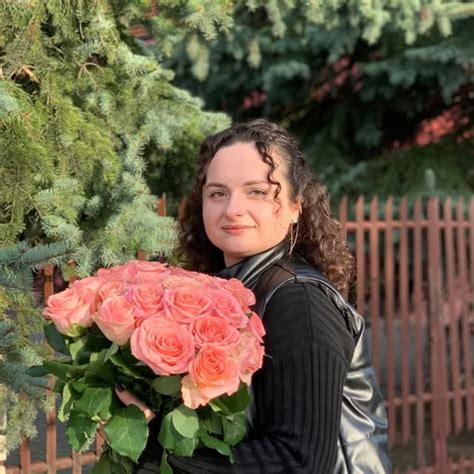 Juliaa Lv Threads Say More