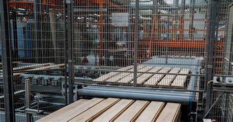 나무 바닥 공장의 생산 라인 Cnc 자동 목공 기계 산업 배경 사진 Unsplash의 공장 이미지