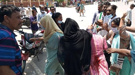 মানিকগঞ্জে শিক্ষার্থীদের ওপর ছাত্রলীগ যুবলীগ ও পুলিশের হামলা