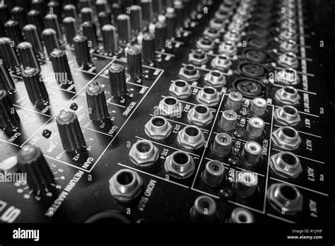 Analog Input Hi Res Stock Photography And Images Alamy