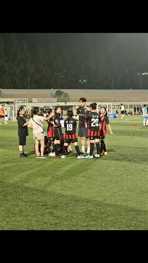 호매실 위드축구아카데미 위드축구아카데미 5학년 여자 친구들이 처음 축구 대회에 나갔습니다👏👏👏 처음 나간 대회에서 긴장을 많이 했지만 포기하지 않고