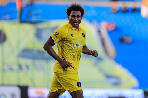 Mercato Prolongation De Contrat En Vue Pour Léandre Tawamba