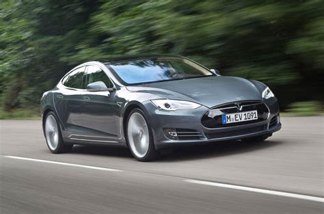 Tesla Une Model S Filmée Sans Conducteur Sur Autoroute
