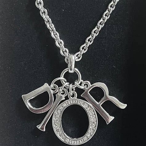 정품 디올 목걸이 세컨웨어