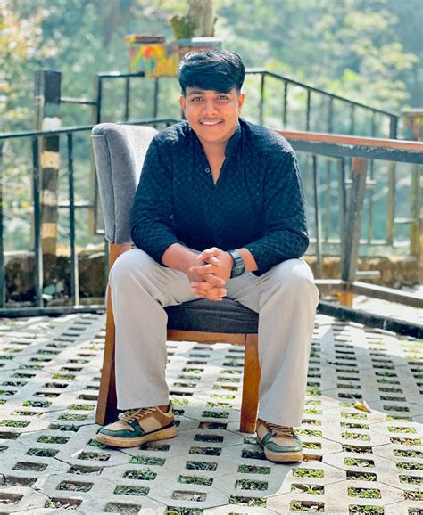 Rishilrilzz 🤍 Instagram