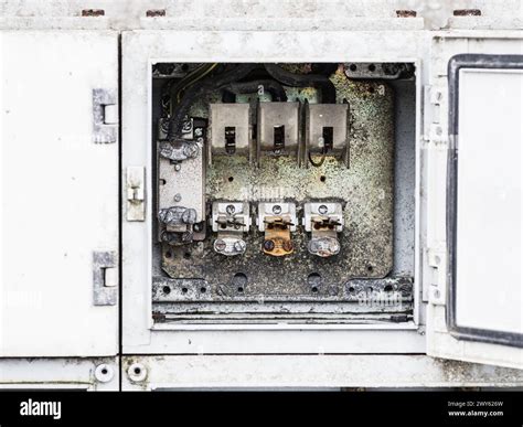 Fuse Box Corrosion Cleaning At Emma Wilhelm Blog Fuse Box Corrosion Cleaning At Emma Wilhelm Blog