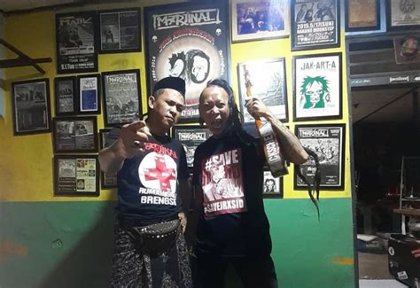 Mike Marjinal Tidak Ada Ideologi Punk