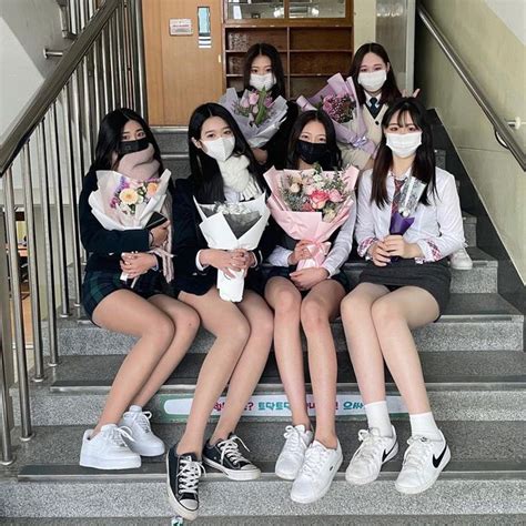 에 있는 핀 소녀 청소년 여자 패션 귀여운 소녀 사진