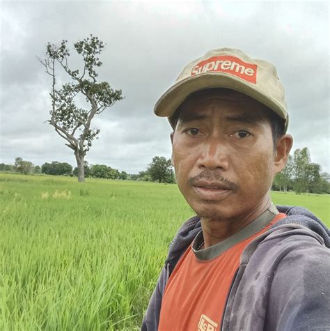 มูลนิธิพระพุทธสันติธรรม อย่าทิ้งชีวิตไว้กับอดีต และอย่ากังวลเกินไปกับอนาคต หลายครั้งที่เรา