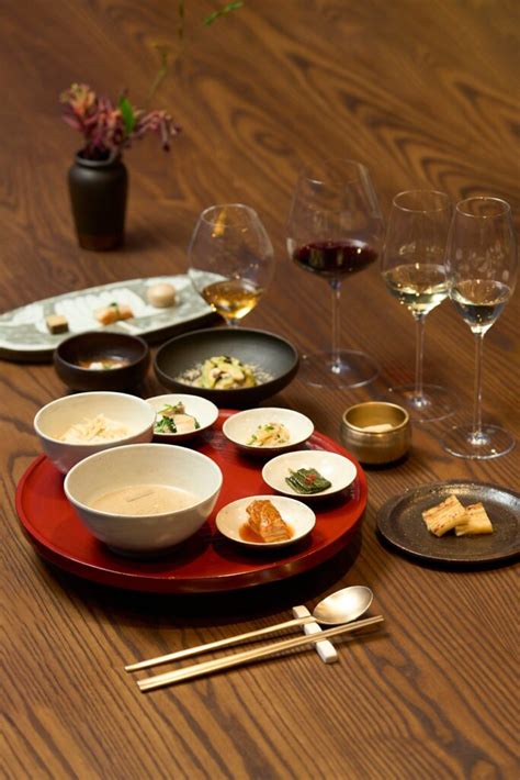 여름 식탁에 어울리는 술 시칠리아 와인의 산뜻한 매력 Heypop