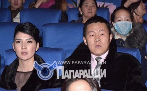 Дуучин Агиймаа нөхөртэйгөө булган шубаар хослов