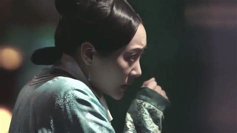 如懿传：嘉妃生孩子疼的大叫，魏嬿婉躲在后面说疼死她，这多恨啊高清1080p在线观看平台腾讯视频