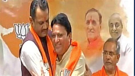 3 Gujarat Mlas Who Quit Congress Join Bjp In Amit Shahs Presence
