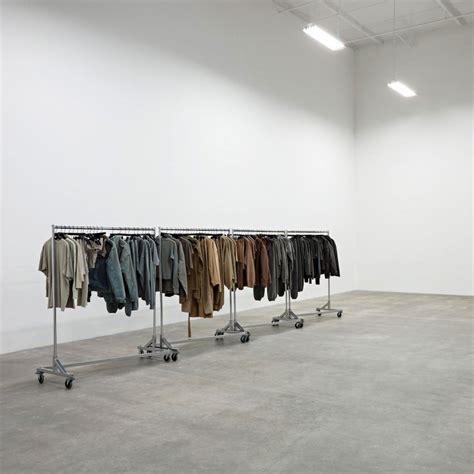 Kanye West And Gap To Launch Yeezy Gap Clothing Line