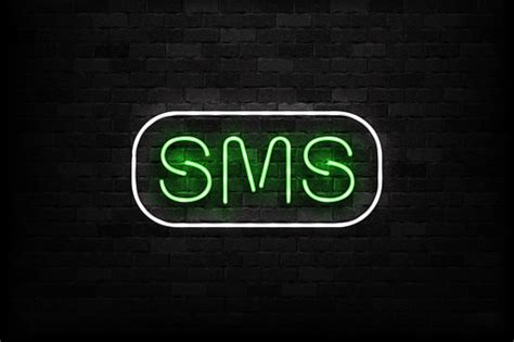 현실적인 벡터 고립 장식과 벽 바탕에 취재에 대 한 Sms 로고의 네온 사인 전화 및 메시징 개념입니다 Brand Name Online Messaging Platform에