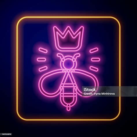 빛나는 네온 여왕벌 아이콘은 검은 배경에 분리되어 있다 달콤한 자연 식품 꿀벌 또는 날개 기호가 있는 Apis 날아 다니는 곤충