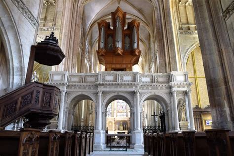 Les Jubés Fonctions Architecture Et Histoire Décoder Les églises Et Les Châteaux