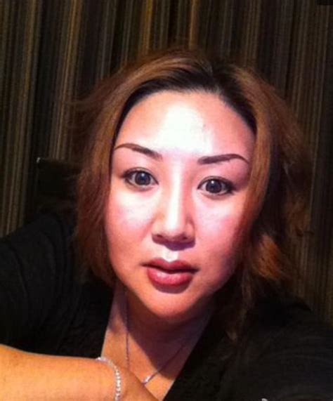 她才是德雲社大老闆，她是郭德綱第二任老婆，是郭麒麟的後媽 每日頭條