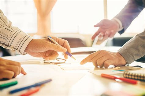 사업 투자 컨설턴트 회사 재무 보고서 대차 대조표 문 문서 그래프 작업 분석 경영자에 대한 스톡 사진 및 기타 이미지 경영자