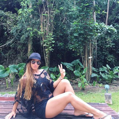 Sandra Mart Nez Feet Photos