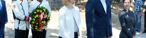 Денеска на градските гробишта „Бутел“ владина делегација со полагање свежо цвеќе оддаде почит на