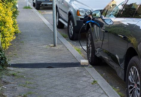 Een Laadkabel Van Je Huis Naar Je Elektrische Auto Illegaal Autogids