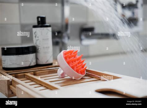 Scalp Detox Treatment Head Scalp Exfoliator Massager Brush Silicone Brush For Circulation And