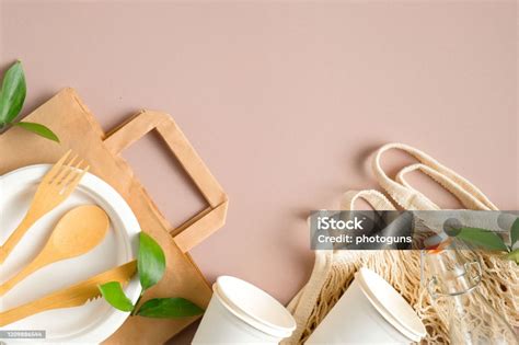 생분해성 종이 봉투 나무 식기 재활용 된 마시는 컵 유리 병 문자열 가방 녹색 잎이있는 플라스틱 무료 세트 폐기물 제로 친환경